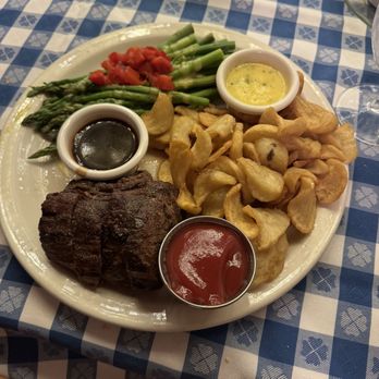 THE ANGUS BARN - Updated November 2024 - 2684 Photos & 1864 Reviews ...