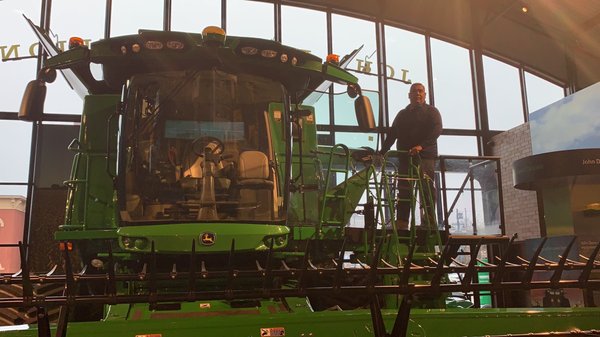 JOHN DEERE PAVILION - 55 Photos & 36 Reviews - 1400 River Dr, Moline ...