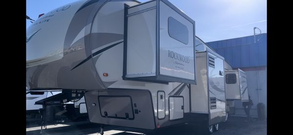 MIKE THOMPSON’S RV SUPER STORE - Updated July 2025 - 210 Photos & 676 ...