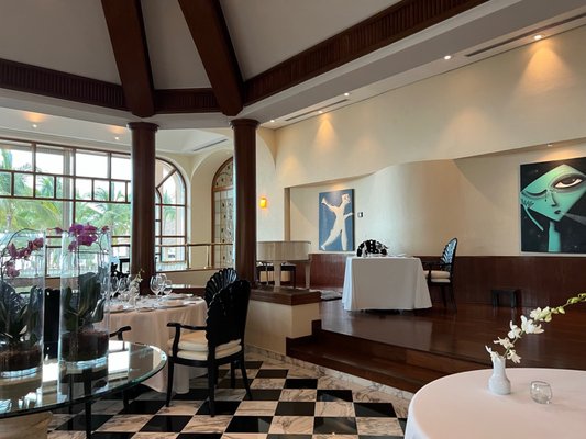 LE BASILIC - Updated December 2025 - 91 Photos & 17 Reviews - Blvd ...