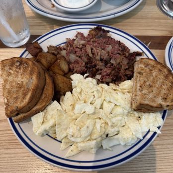 MAVEN’S DELICATESSEN - Updated October 2025 - 284 Photos & 345 Reviews ...