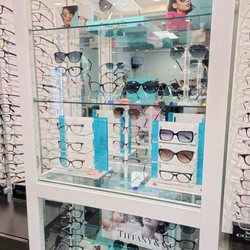 DISTINCTIVE EYES OPTOMETRY - 23 Photos & 12 Reviews - Optometrists ...