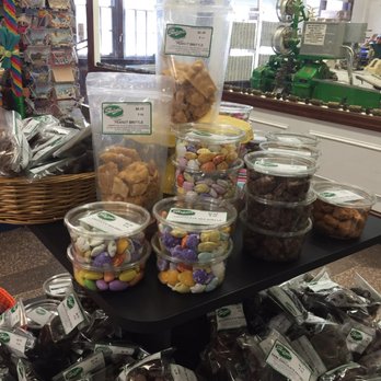 SHRIVER’S SALT WATER TAFFY & FUDGE - Updated October 2025 - 102 Photos ...