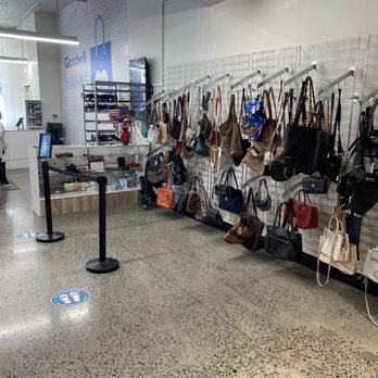 GOODWILL HAWAII - Updated July 2025 - 175 Photos & 151 Reviews - 1075 S ...