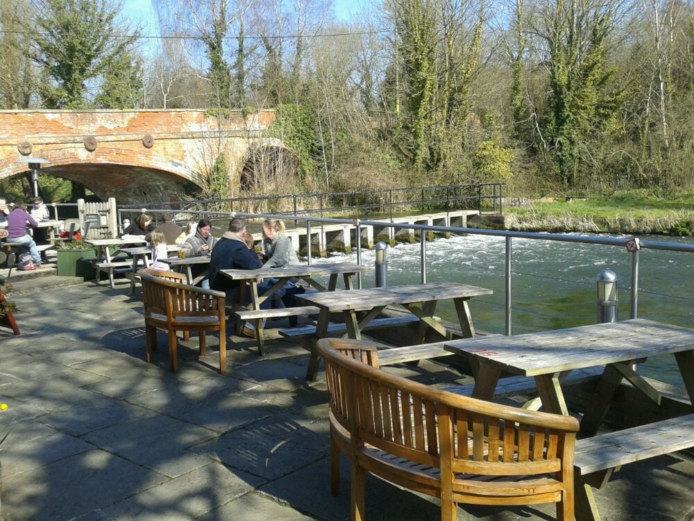 THE MAYFLY - Updated October 2025 - 10 Photos - Testcombe, Stockbridge ...