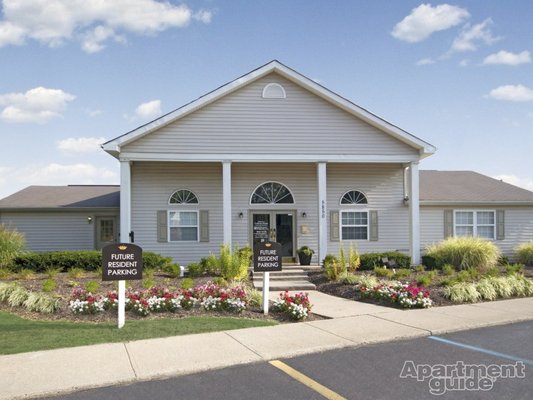 CASTLETON MANOR APARTMENTS - Updated January 2026 - 40 Photos & 17 ...