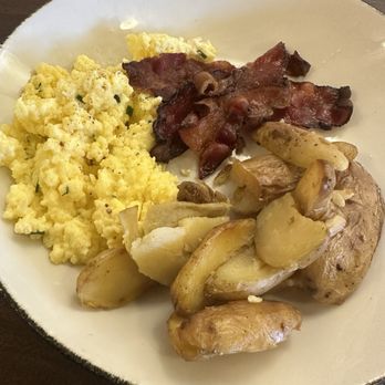 CARILLON KITCHEN - Updated October 2025 - 80 Photos & 94 Reviews - 2240 ...