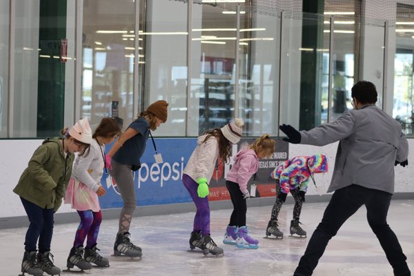 ICE & FIELD AT THE CROSSOVER - Updated December 2025 - 34 Photos - 1717 ...