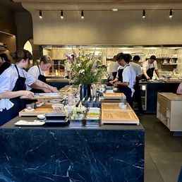 LILO - Updated July 2025 - 219 Photos & 27 Reviews - 2571 Roosevelt St ...