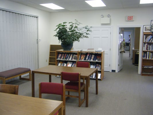 MAURY LOONTJENS MEMORIAL LIBRARY - Updated September 2025 - 17 Photos ...