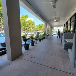 POPPIES RESTAURANT & DELI - Updated February 2025 - 342 Photos & 390 ...