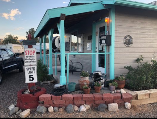 TRAILS END RV PARK - Updated January 2026 - 983 W Finnie Flats Rd, Camp ...