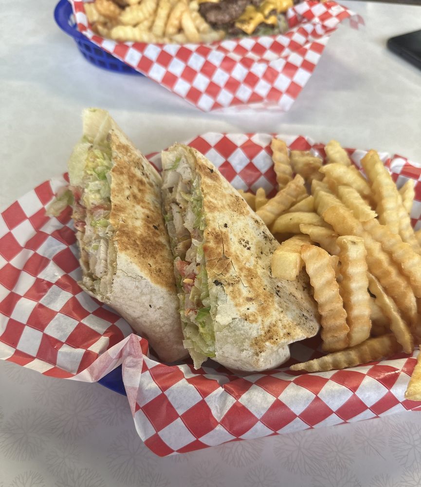 3 NELSONS - Updated June 2025 - 32 Photos & 42 Reviews - 1300 N ...