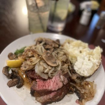 RUSTIC TAVERN - Updated December 2025 - 81 Photos & 208 Reviews - 823 ...