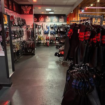 MR. S LEATHER - Updated December 2025 - 127 Photos & 234 Reviews - 385 ...