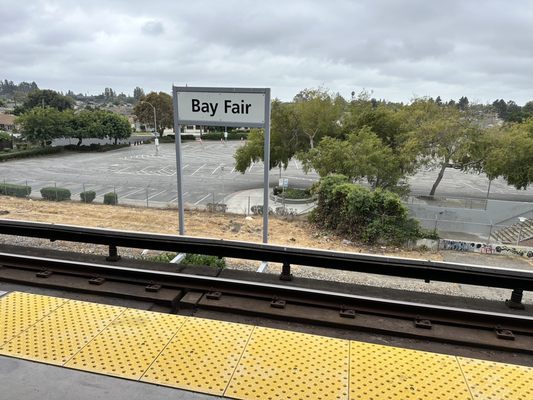 BART - BAY FAIR STATION - Updated September 2025 - 187 Photos & 105 ...