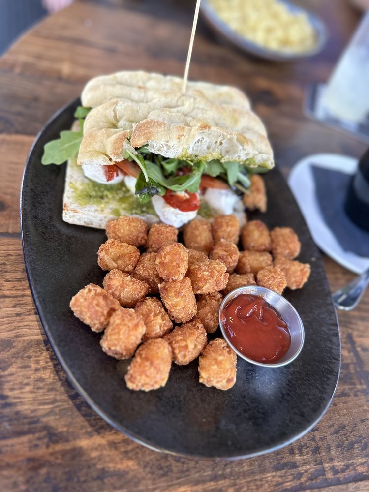 TAVERN IN THE SQUARE - Updated December 2024 - 191 Photos & 245 Reviews ...