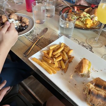 FLAVOUR KITCHEN & WINE BAR - Updated August 2024 - 240 Photos & 195 ...