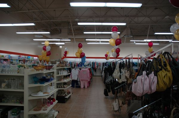 GOODWILL SOUTHERN CALIFORNIA RETAIL STORE & DONATION CENTER - Updated ...