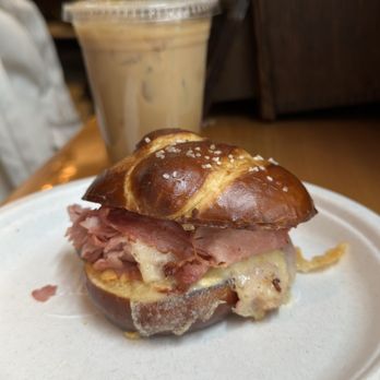 TRADESMAN COFFEE SHOP & LOUNGE - Updated July 2024 - 783 Photos & 369 ...