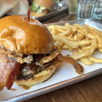 GATEHOUSE - Updated August 2025 - 174 Photos & 118 Reviews - 4503 S ...