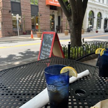 HUNGRY PALATE BAR & GRILL - Updated February 2025 - 104 Photos & 60 ...