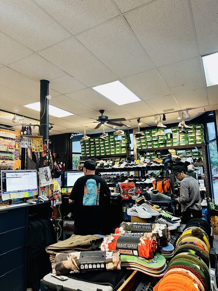 303 BOARDS - Updated December 2025 - 46 Photos & 83 Reviews - 1338 E ...