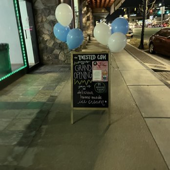 THE TWISTED COW - Updated September 2025 - 82 Photos & 27 Reviews - 250 ...