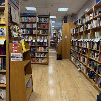BOOKPEOPLE - Updated October 2025 - 486 Photos & 600 Reviews - 603 N ...