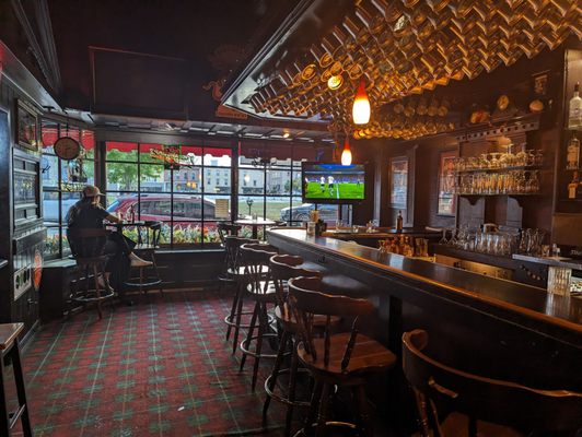 TOAD HALL - Updated September 2025 - 35 Photos & 87 Reviews - 611 ...