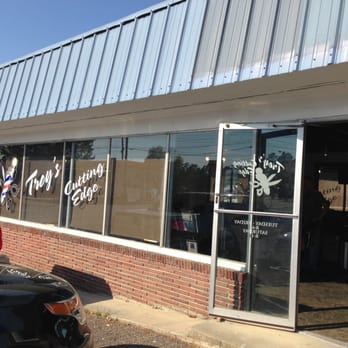 TROY’S CUTTING EDGE - Updated October 2025 - 12 Reviews - 3407 Forest ...