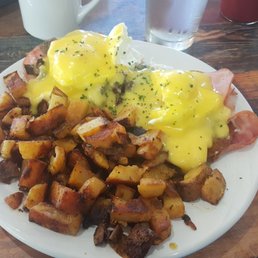 THE FROG POND DOWNTOWN ST. PETERSBURG - Updated June 2025 - 303 Photos ...