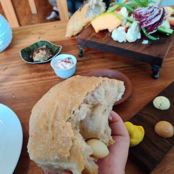 FLX TABLE - Updated May 2025 - 478 Photos & 110 Reviews - 22 Linden St ...