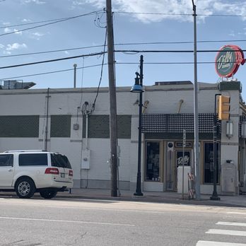 DILLY DINER - Updated May 2025 - 846 Photos & 624 Reviews - 402 E 2nd ...