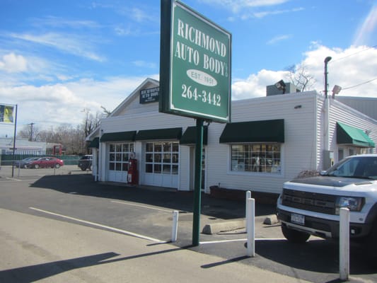 RICHMOND AUTO BODY LTD - Updated December 2024 - 25 Photos & 45 Reviews ...