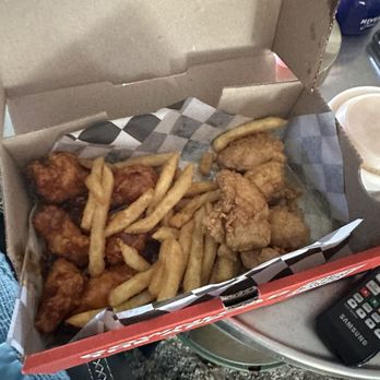 WING SNOB - Updated September 2025 - 17 Reviews - 53177 Hayes Rd ...