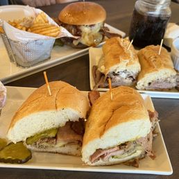 DA BURGER WING HUB - Updated June 2025 - 491 Photos & 184 Reviews - 93 ...