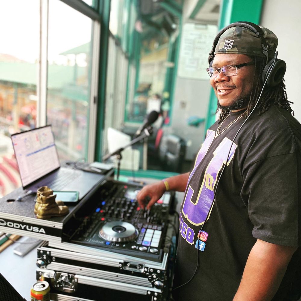 DJ GEE Q - Updated May 2025 - 41 Photos - Rialto, California - DJs ...