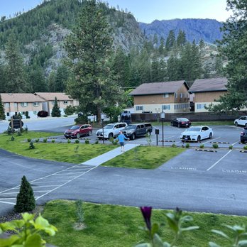 BLUE ELK INN - Updated April 2025 - 164 Photos & 93 Reviews - 500 ...
