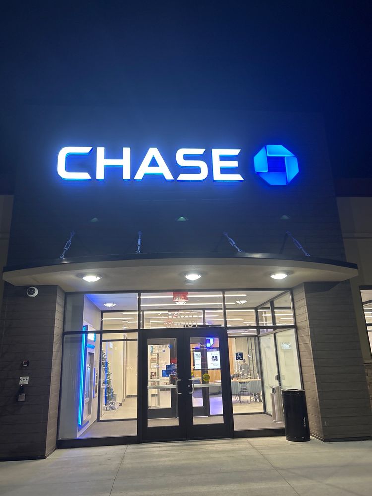 CHASE BANK - Updated July 2025 - 17820 East 39th St S, Independence ...