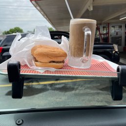 MUGS UP DRIVE IN - Updated July 2025 - 48 Photos & 116 Reviews - 700 E ...