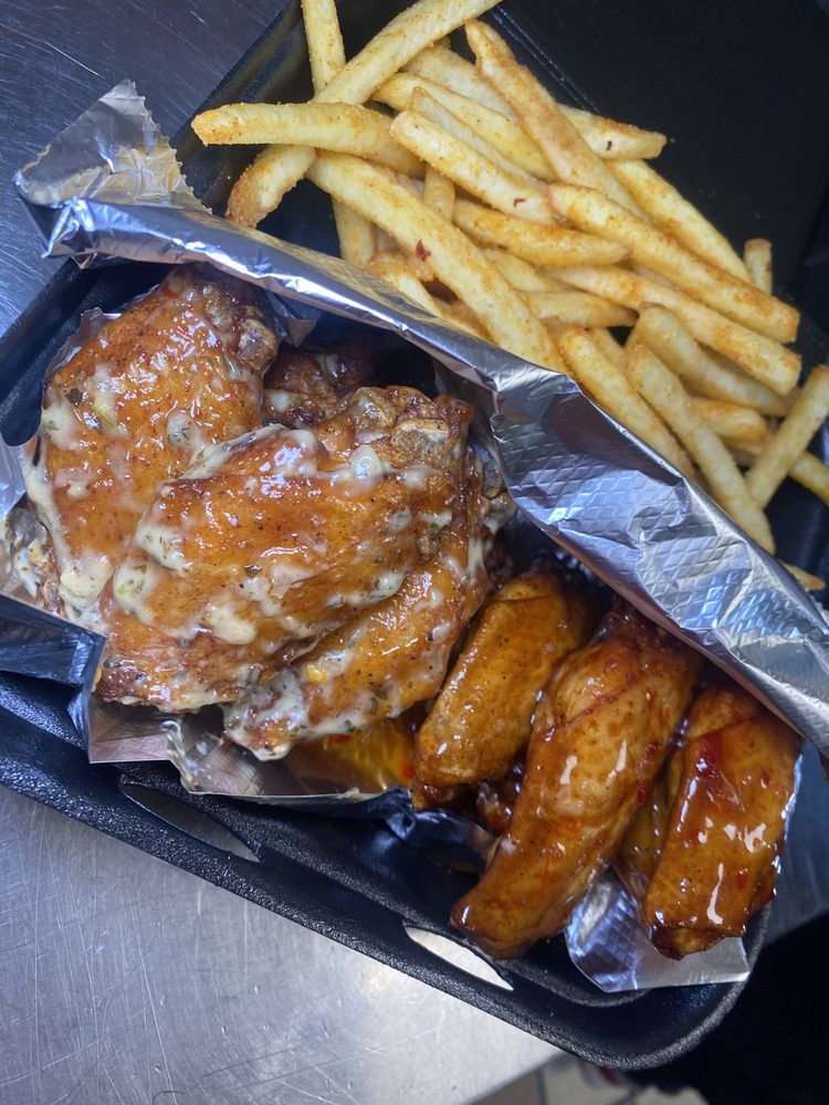 TRAP WINGZ - Updated August 2025 - 39 Photos & 17 Reviews - 809N Main ...