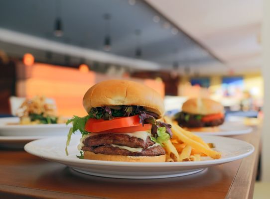 CAPTAINS TABLE - Updated May 2024 - 213 Photos & 226 Reviews - 2 15th ...