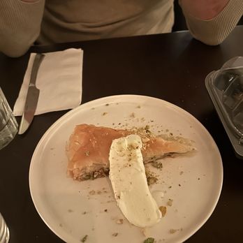 NAR RESTAURANT NYC - Updated June 2024 - 107 Photos & 27 Reviews - 34 E ...