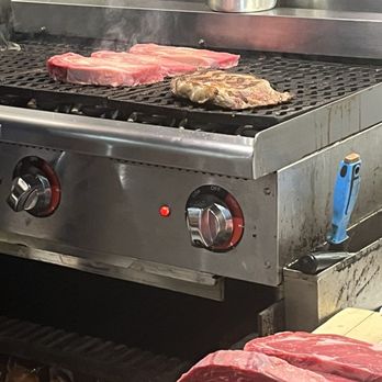 BEEFMASTOR INN - Updated August 2025 - 148 Photos & 217 Reviews - 2656 ...