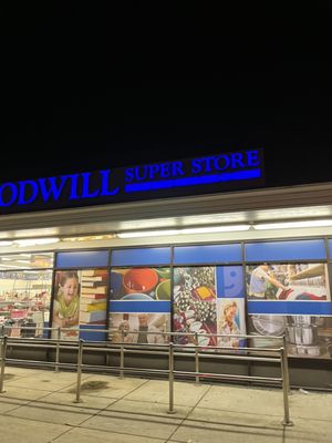 GOODWILL RETAIL STORE AND DONATION CENTER - Updated October 2025 - 33 ...