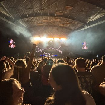 ALPINE VALLEY MUSIC THEATRE - Updated April 2026 - 73 Photos & 116 ...