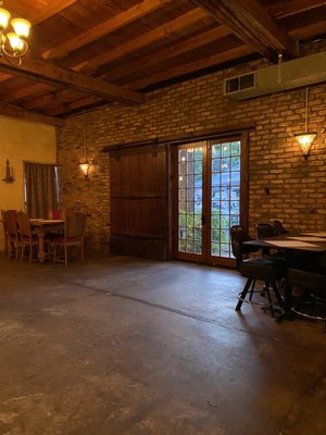 KNIGHTLIGHT THEATER AND WINE TAVERN - 35 Photos & 31 Reviews - American ...