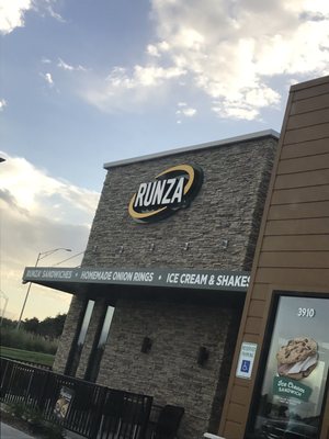 RUNZA - 13 Photos & 28 Reviews - 17120 Evans Plz, Omaha, Nebraska ...