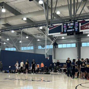 LEGENDS EVENT CENTER - Updated December 2025 - 20 Photos - 2533 Midtown ...